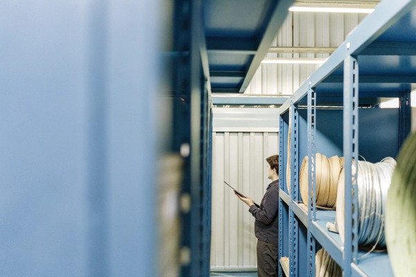 How should I plan inventory turnover when purchasing consumable welding parts? - Dewin - Help ...